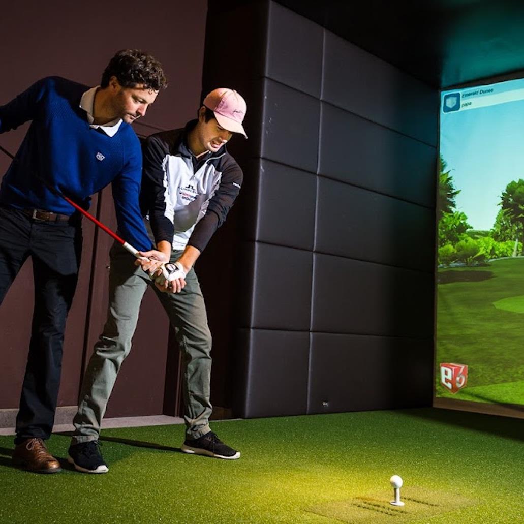 Indoor Golf Simulator | Buchen Sie private Golftermine | SWINGWORKS